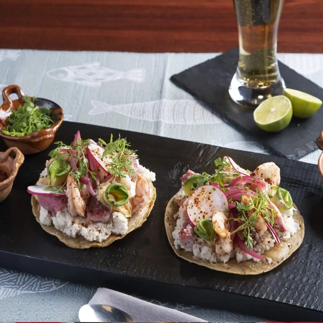 Bandeja de paté de mariscos con tostadas y encurtidos (10 personas) - El gran catering